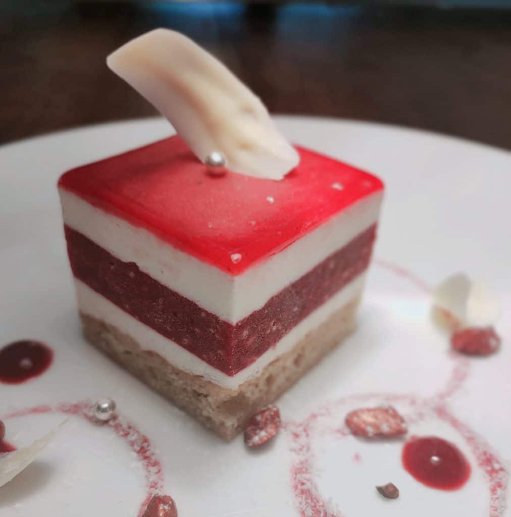 Entremet Vanille / Framboise – Restaurant Bol d'air